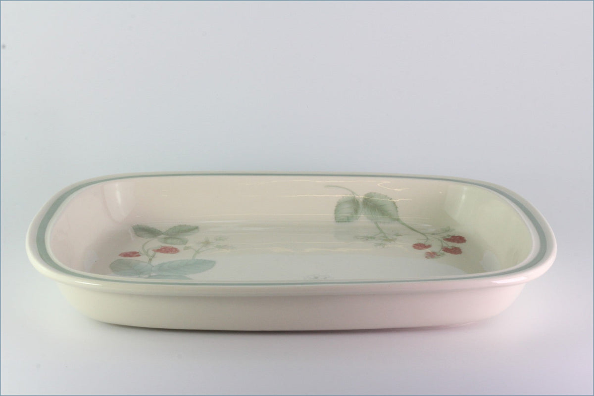 Wedgwood - Raspberry Cane - Oblong Roaster – ChinaMatchers